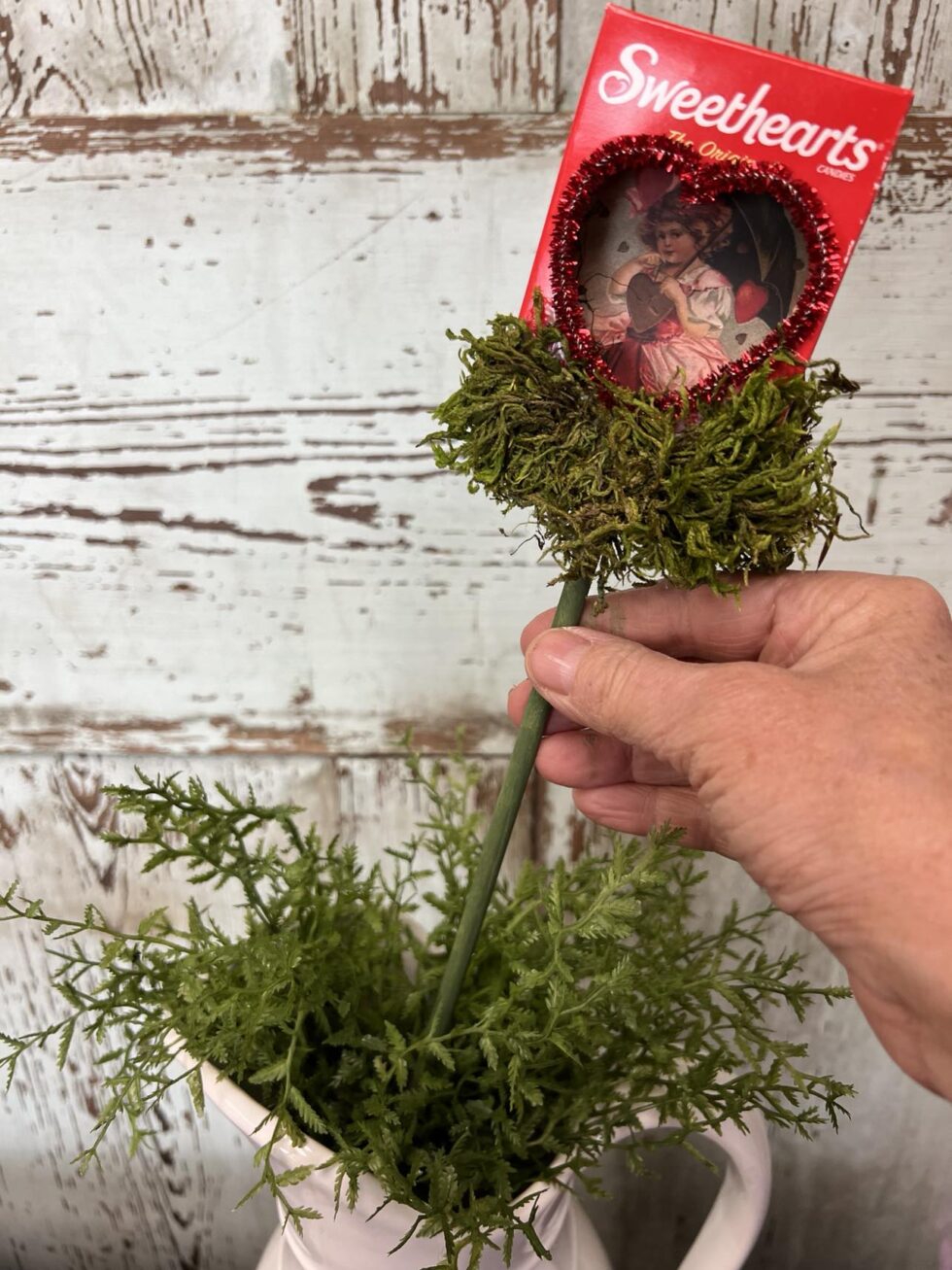 How To Make A Valentine Decoration Out Of A Sweetheart Box - The Shabby ...