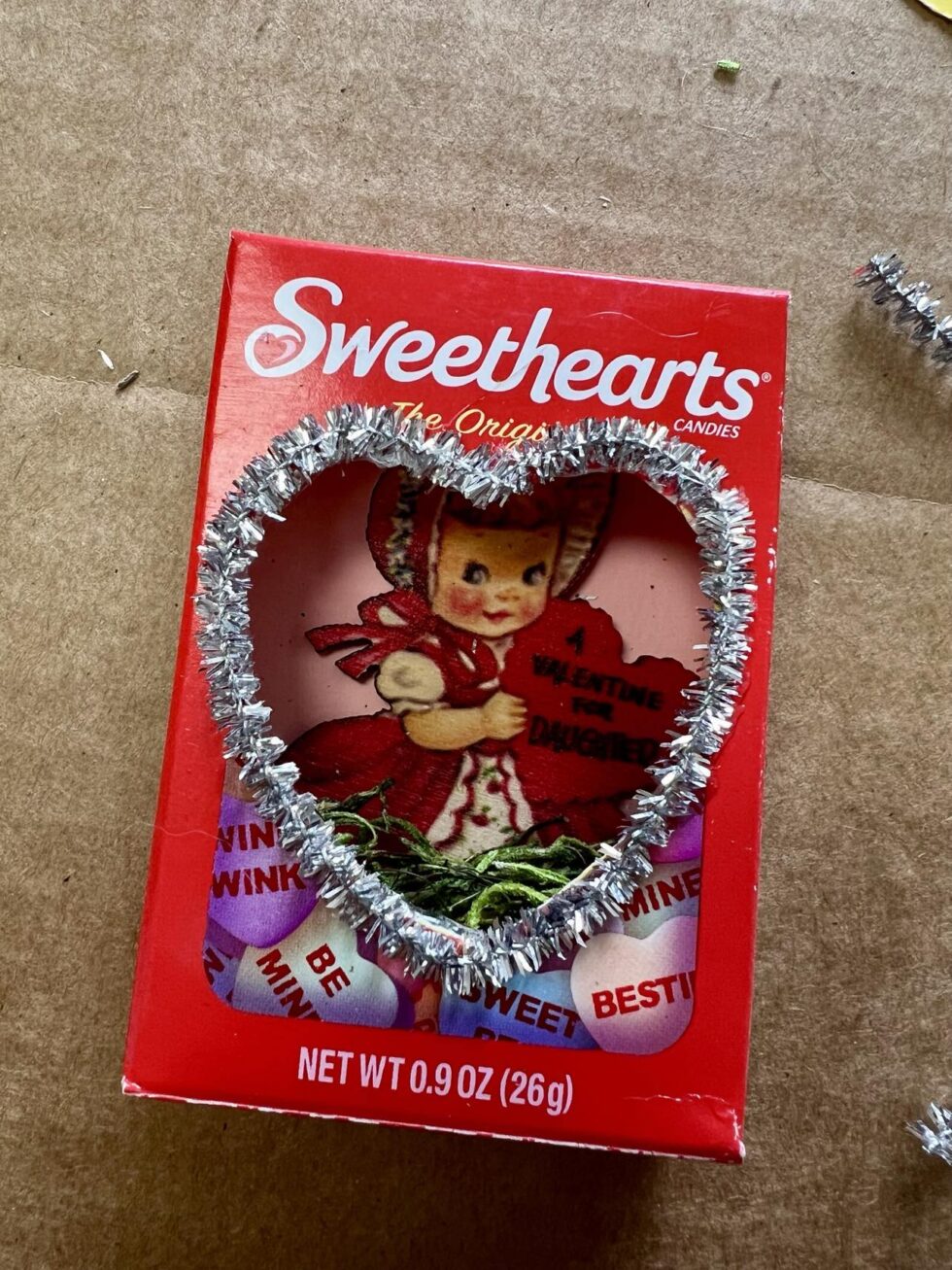 How To Make A Valentine Decoration Out Of A Sweetheart Box - The Shabby ...