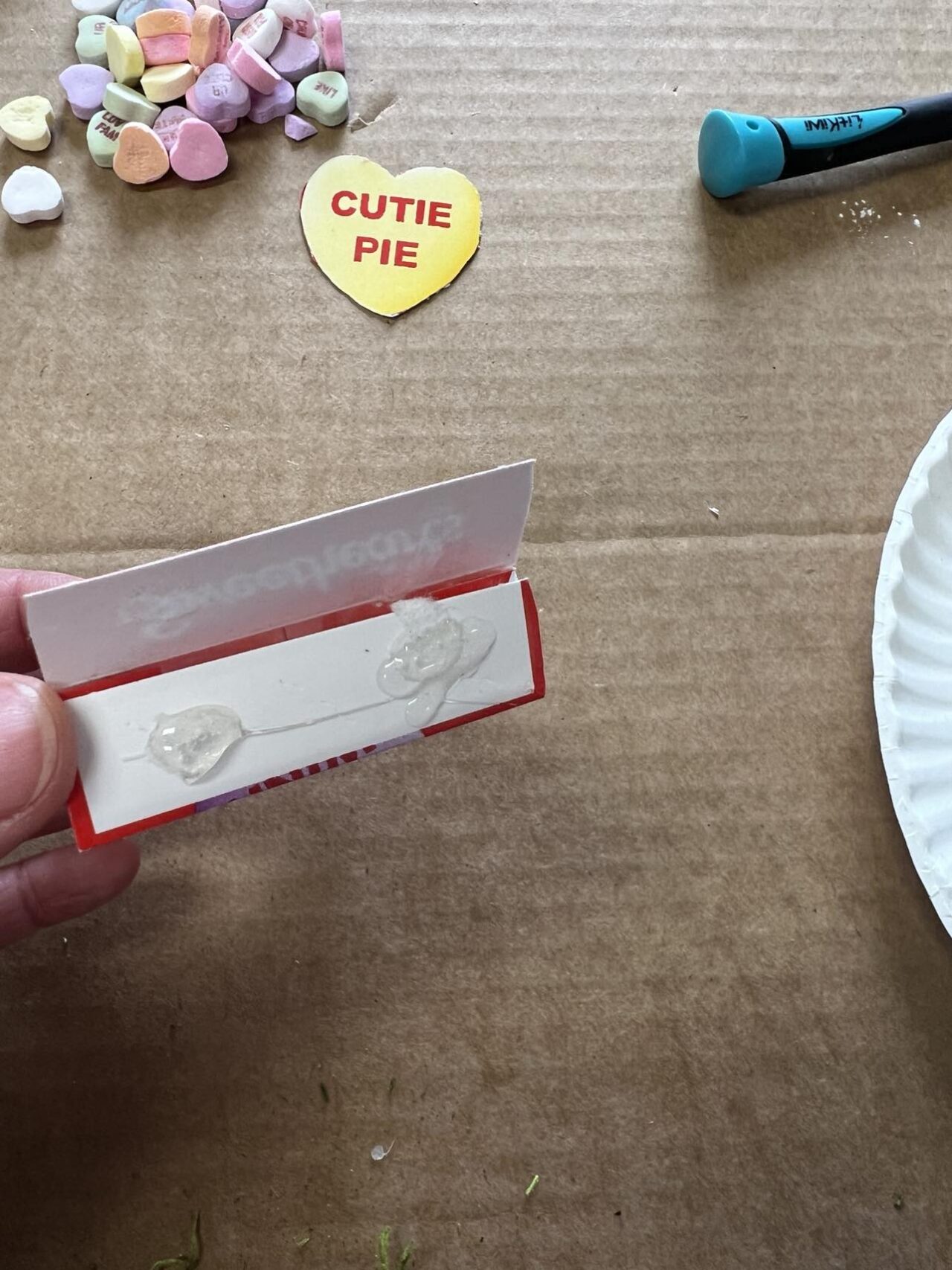 How To Make A Valentine Decoration Out Of A Sweetheart Box - The Shabby ...