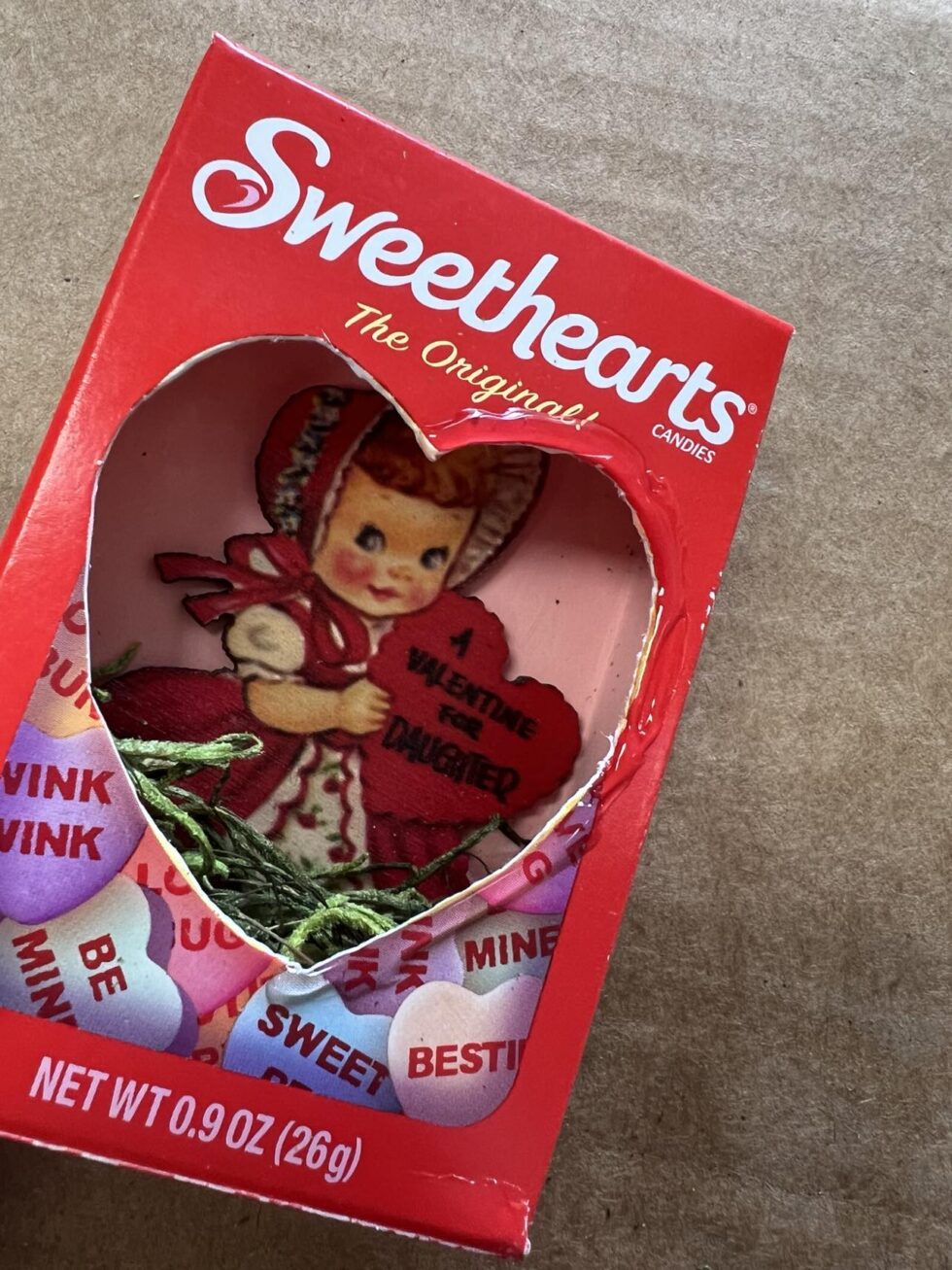 How To Make A Valentine Decoration Out Of A Sweetheart Box - The Shabby ...