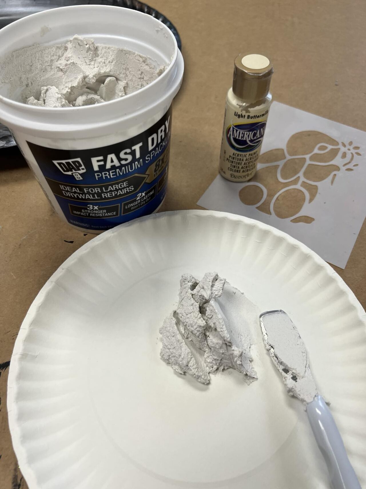 How To Use Fast Dry Spackling For A Spring Decoration - The Shabby Tree