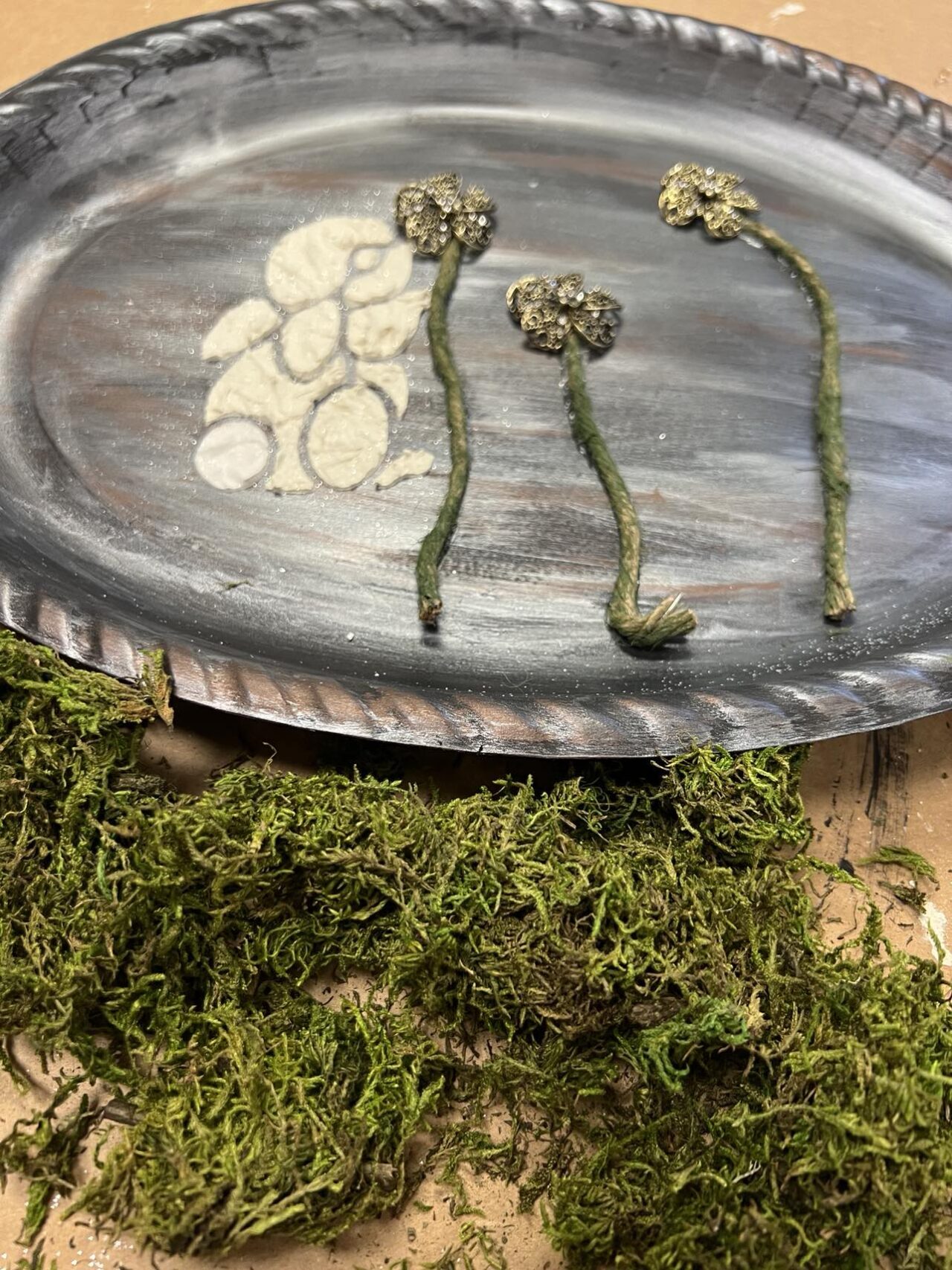 How To Use Fast Dry Spackling For A Spring Decoration - The Shabby Tree