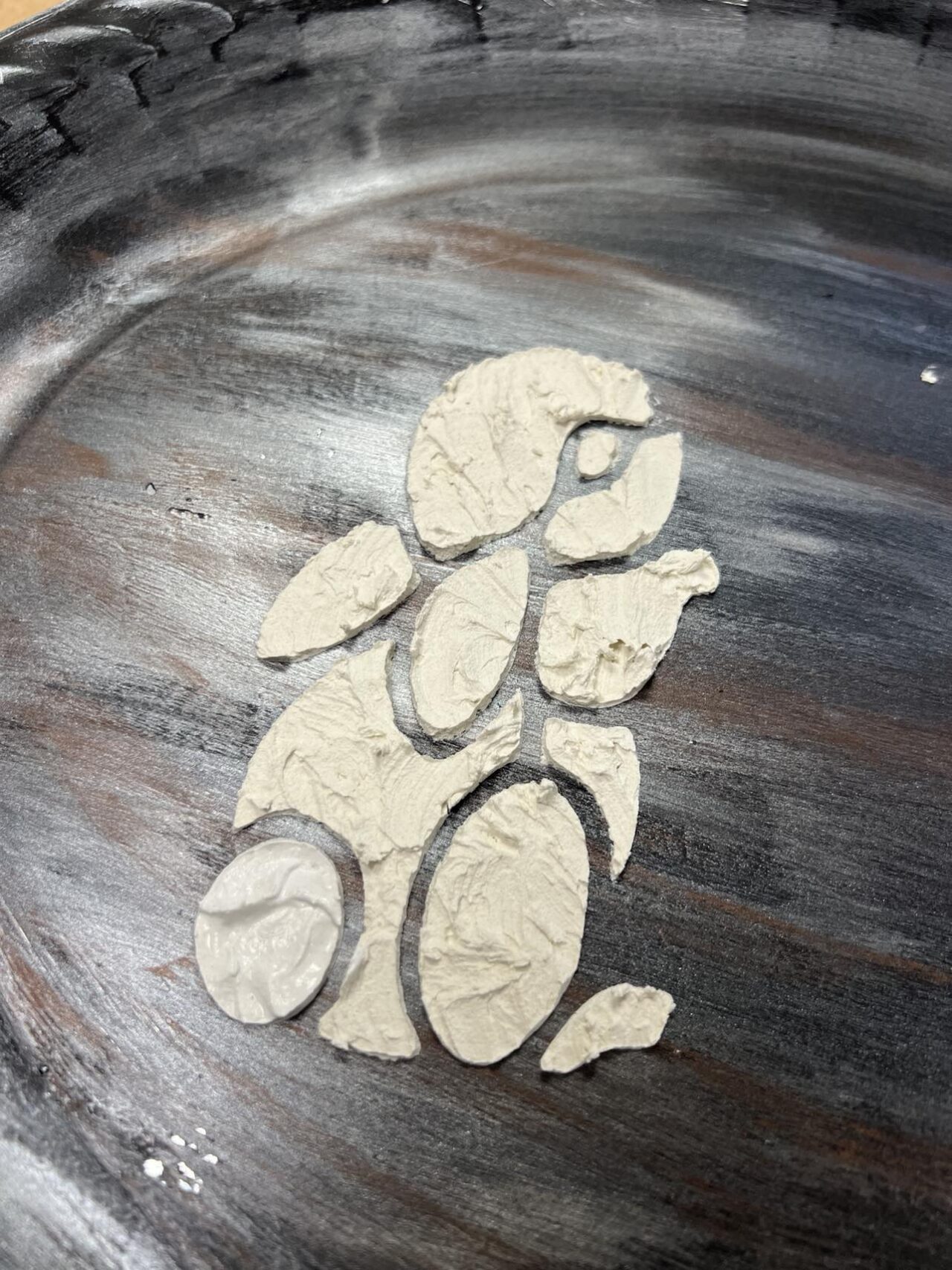 How To Use Fast Dry Spackling For A Spring Decoration - The Shabby Tree