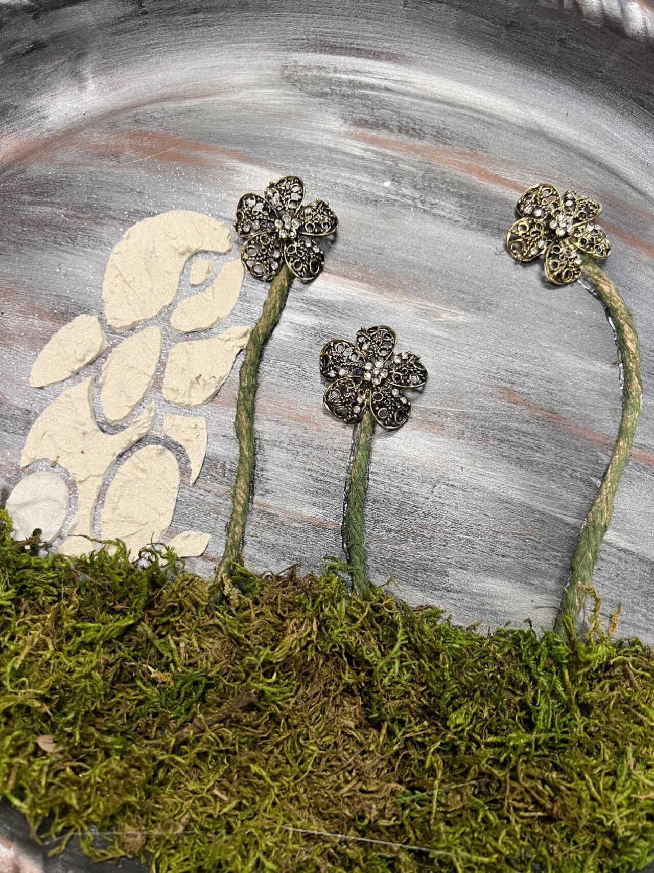 How To Use Fast Dry Spackling For A Spring Decoration - The Shabby Tree