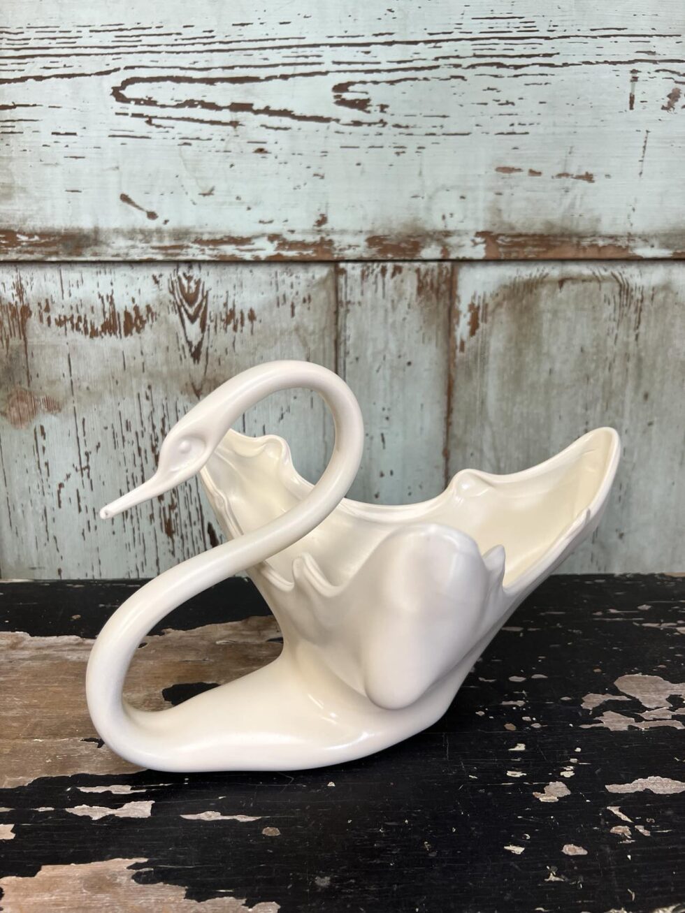 Glass Swan Makeover - The Shabby Tree
