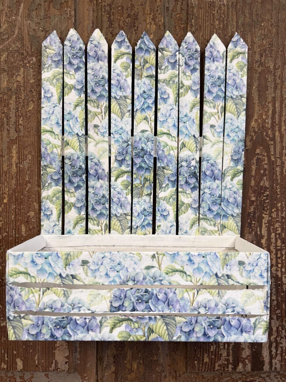 How To Make A Picket Fence Planter - The Shabby Tree