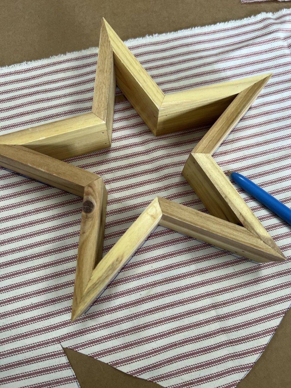 Wooden Star Makeover - The Shabby Tree