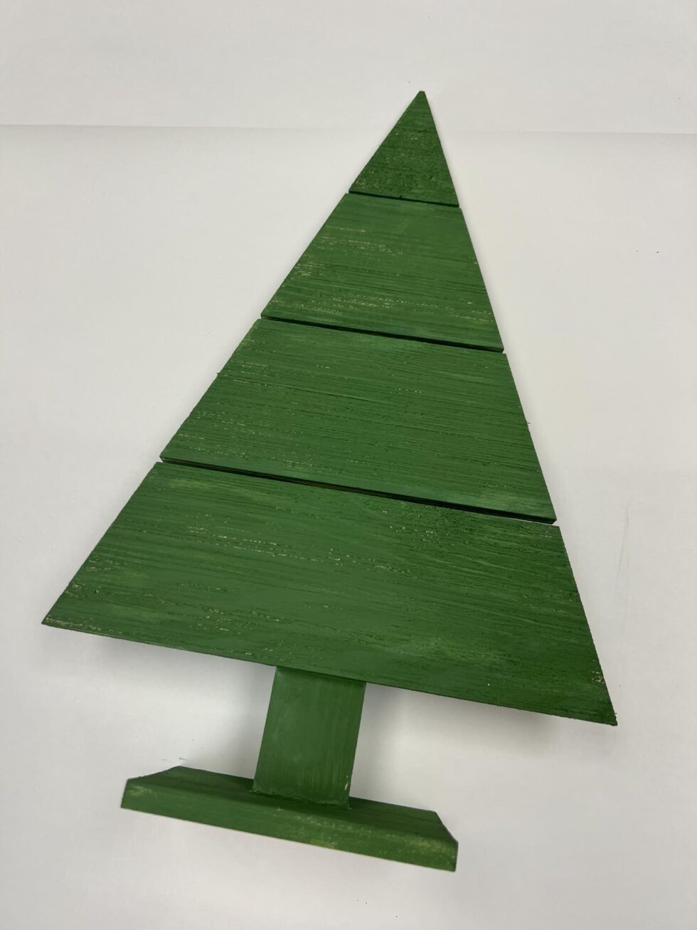 Small Wooden Pallet Tree Makeover - The Shabby Tree