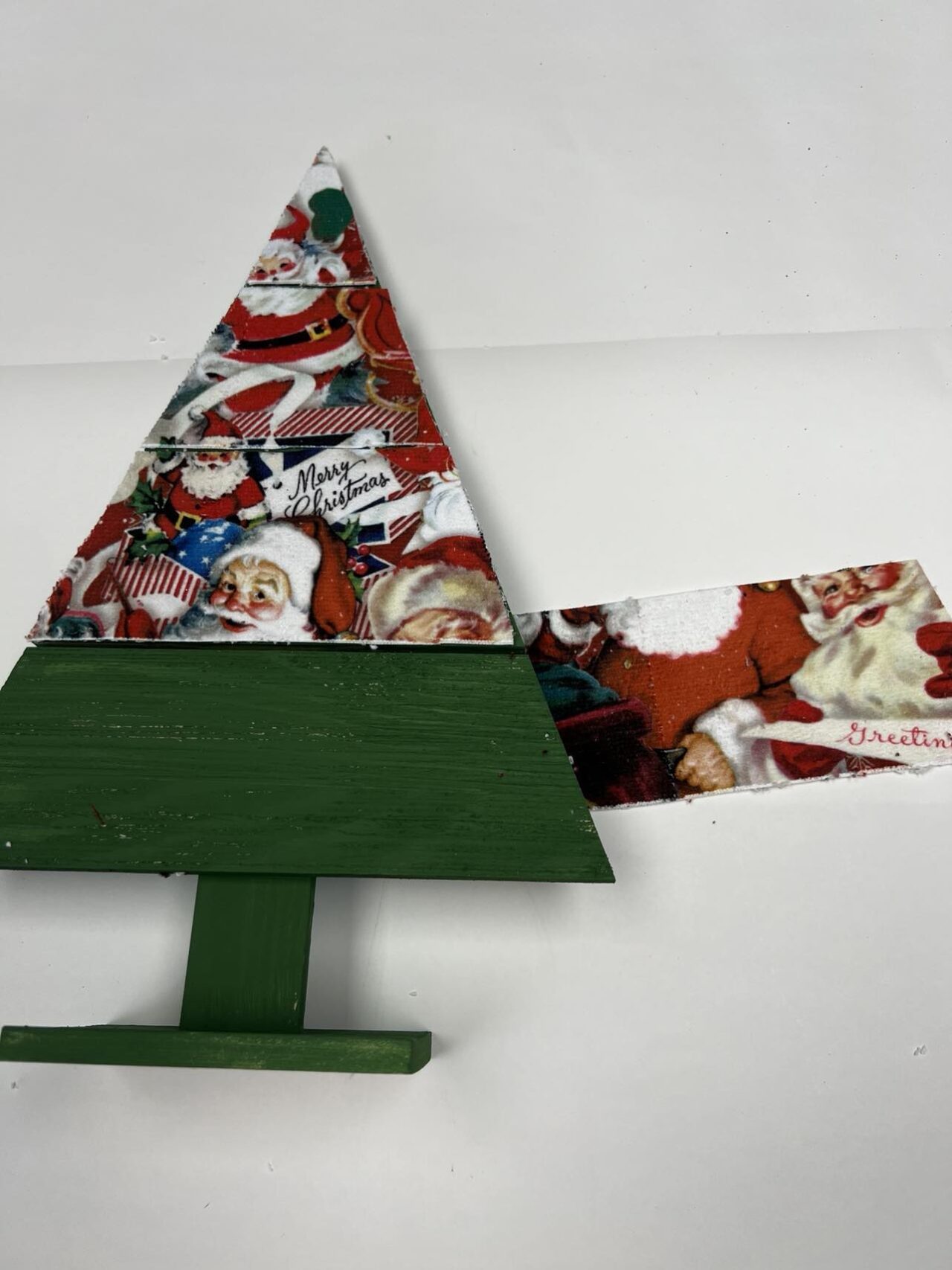 Small Wooden Pallet Tree Makeover - The Shabby Tree