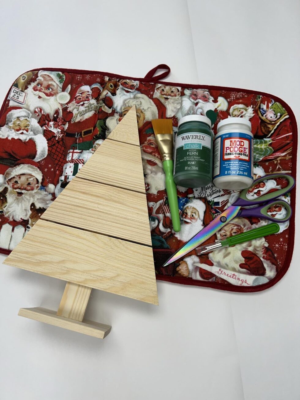 Small Wooden Pallet Tree Makeover - The Shabby Tree