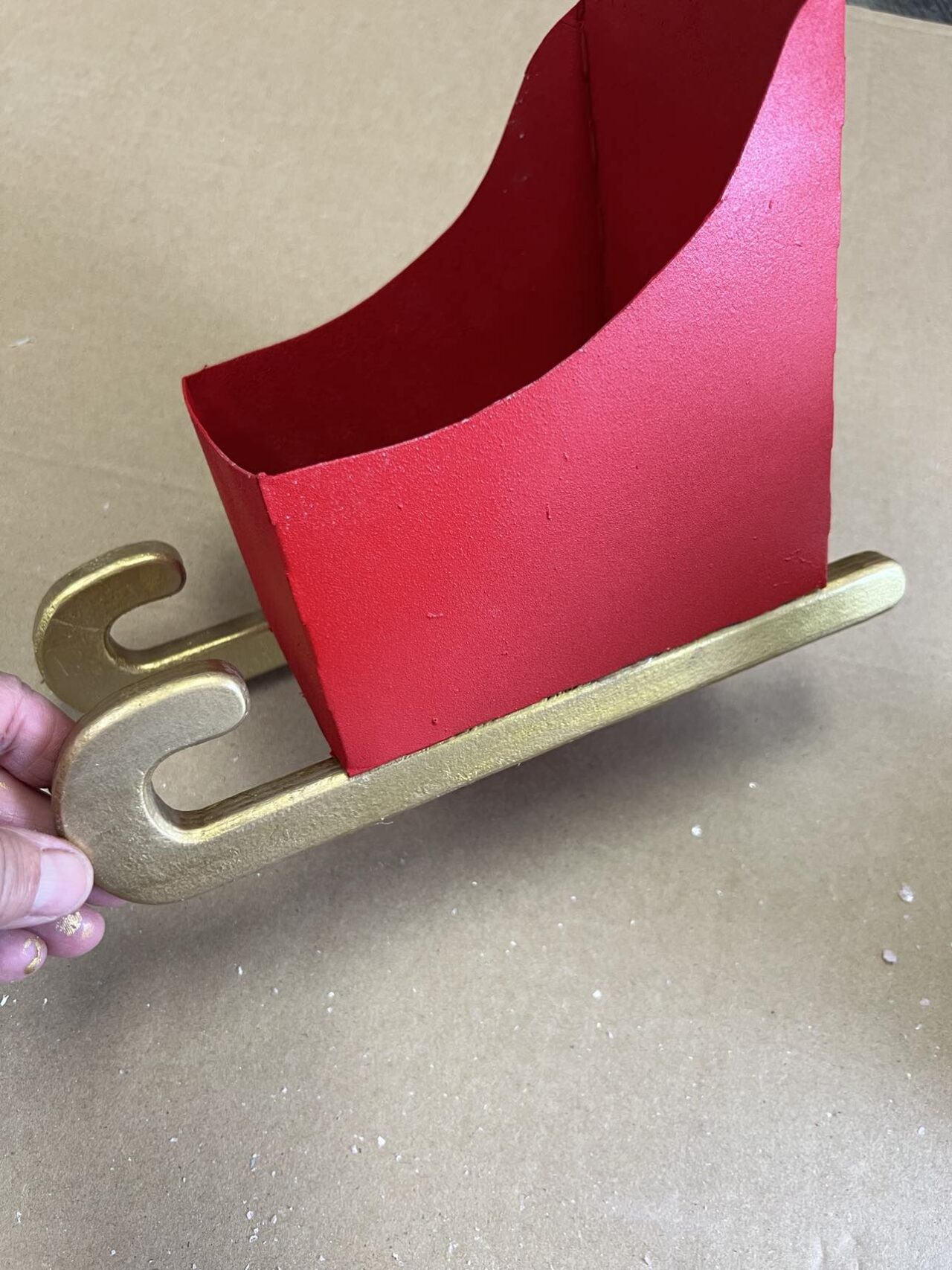 DIY Sleigh Decoration - The Shabby Tree