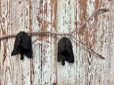 How To Make Bats That Hang - The Shabby Tree
