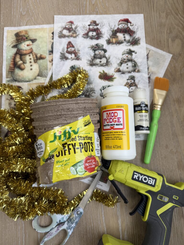 DIY Christmas Containers Using Jiffy Pots - The Shabby Tree